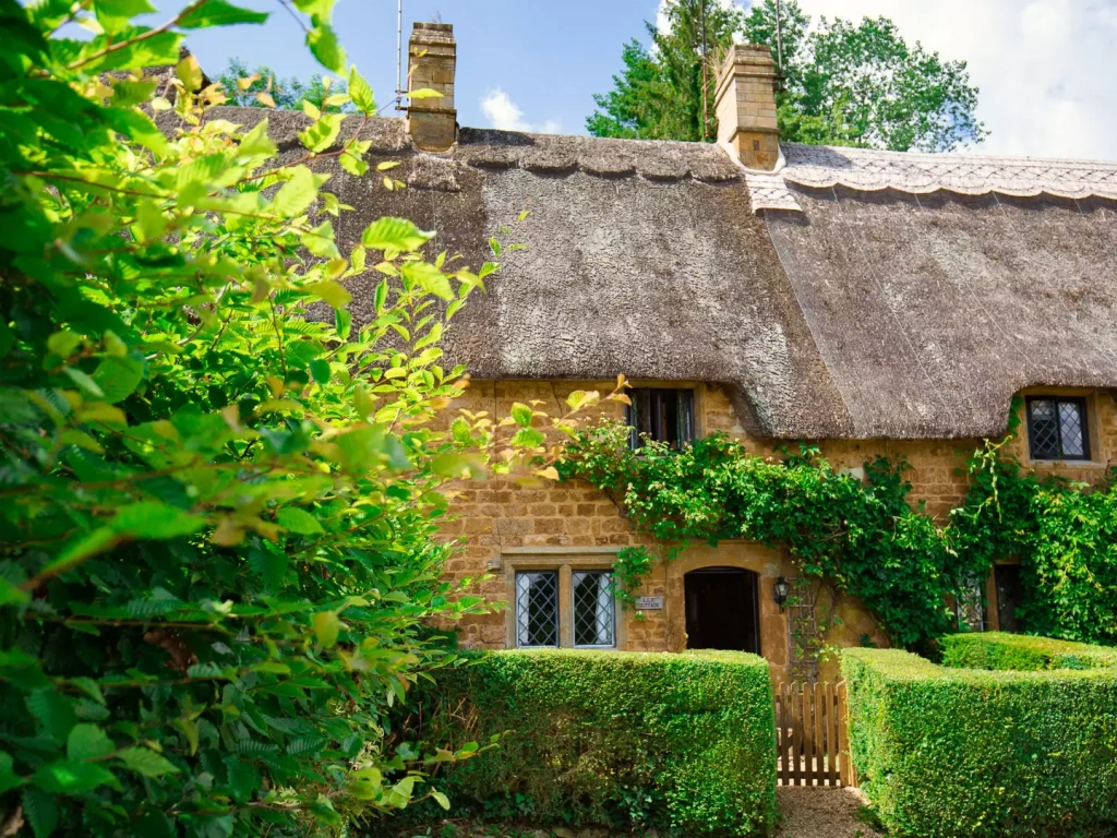 A Fairy-Tale Cottage or True Luxury? Straw in Architecture and ...